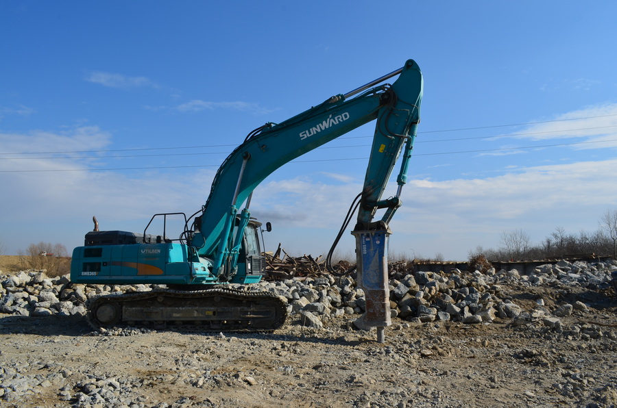 Cum alegi un excavator pentru demolari?