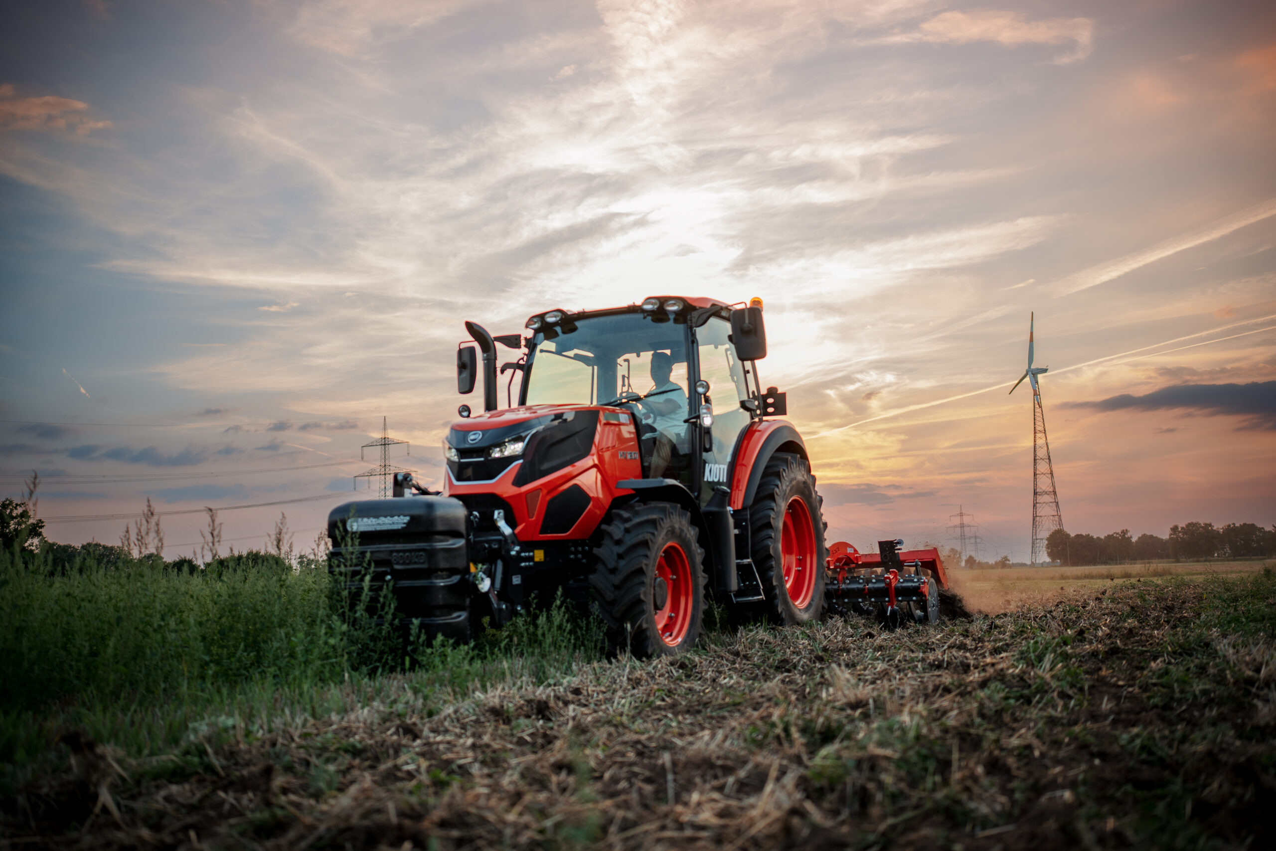 Totul despre Tractorul Kioti 100 CP - Recenzie Completa Model HX 1001PC-EU