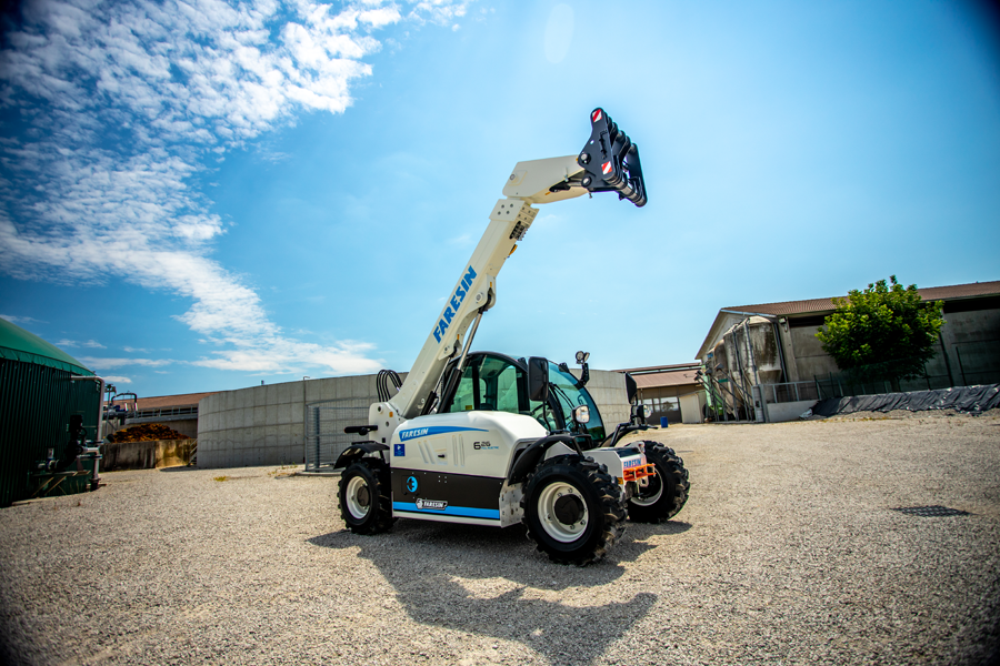 Primul incarcator telescopic 100% electric: FARESIN 6.26 Full Electric