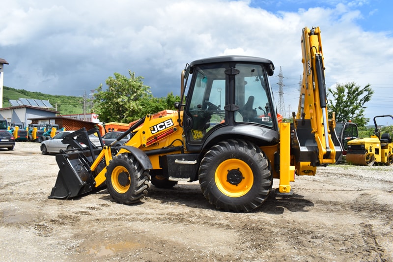 Cum sa intretii corect un buldoexcavator